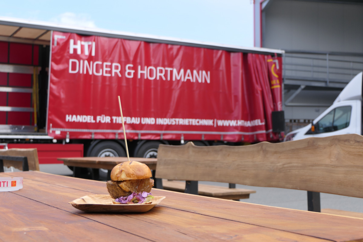 Freudiges Wiedersehen – HTI DINGER & HORTMANN KG veranstaltet Hausmesse ...
